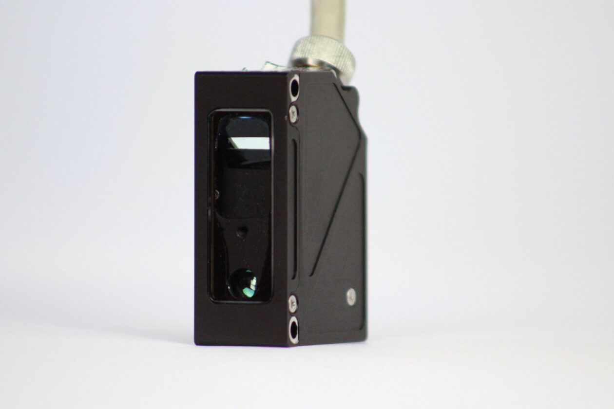 AR100 Super Compact Laser Triangulation Sensor