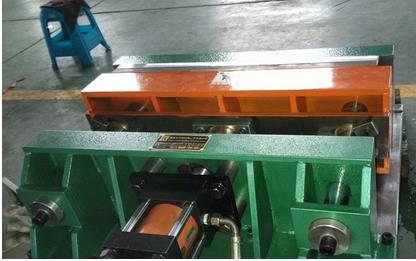 Kexin Freezer Liner and Baseboard Occlusion Machine