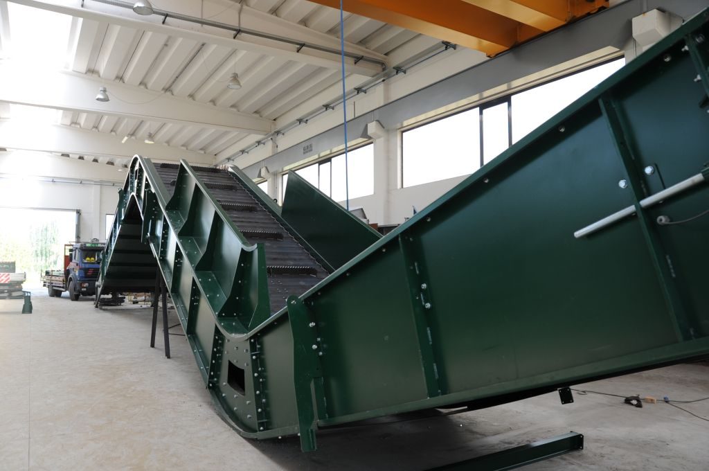 Toso TAX Type Slap/Apron Conveyor