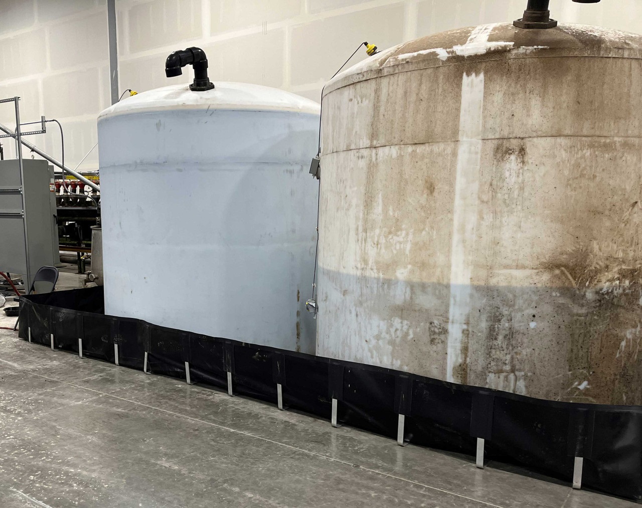 Interstate IPI-LB1236-24-XR 12' x 36' x 24 Inch L-Bracket Spill ...