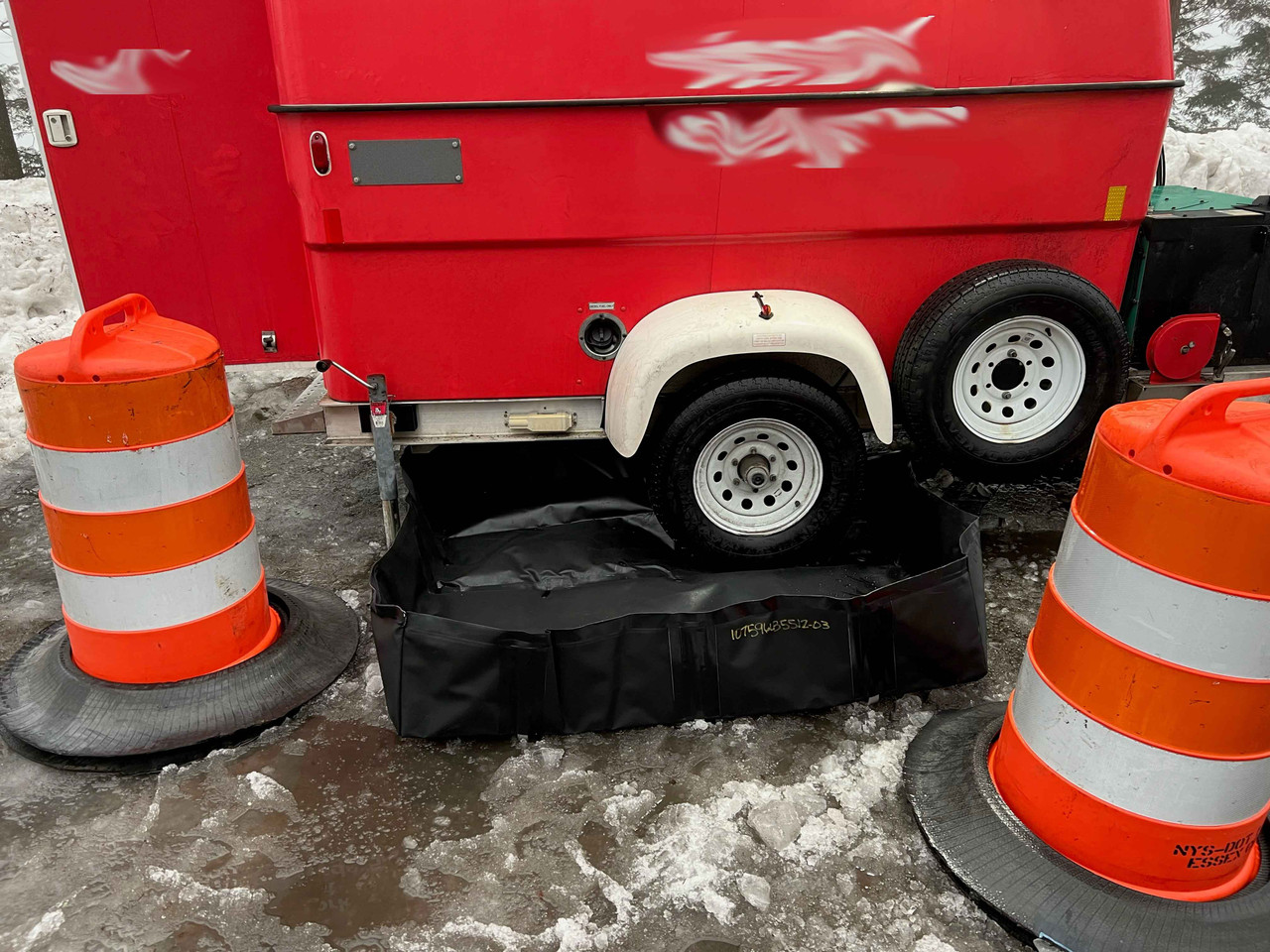 Interstate IPI-LB35-18-XR 3` x 5` x 18 Inch Spill Containment L-Bracket ...