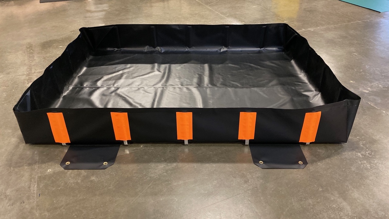 Interstate IPI-LBL-1010-12-VCP L-Bracket Lite Spill Containment Berm ...