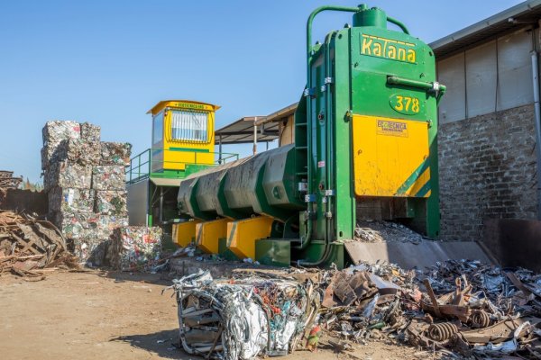 KATANA 378 Stationary Shear Baler