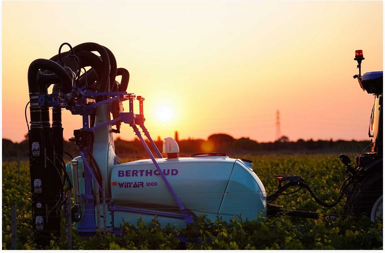 Berthoud Win Air Trailed Sprayer