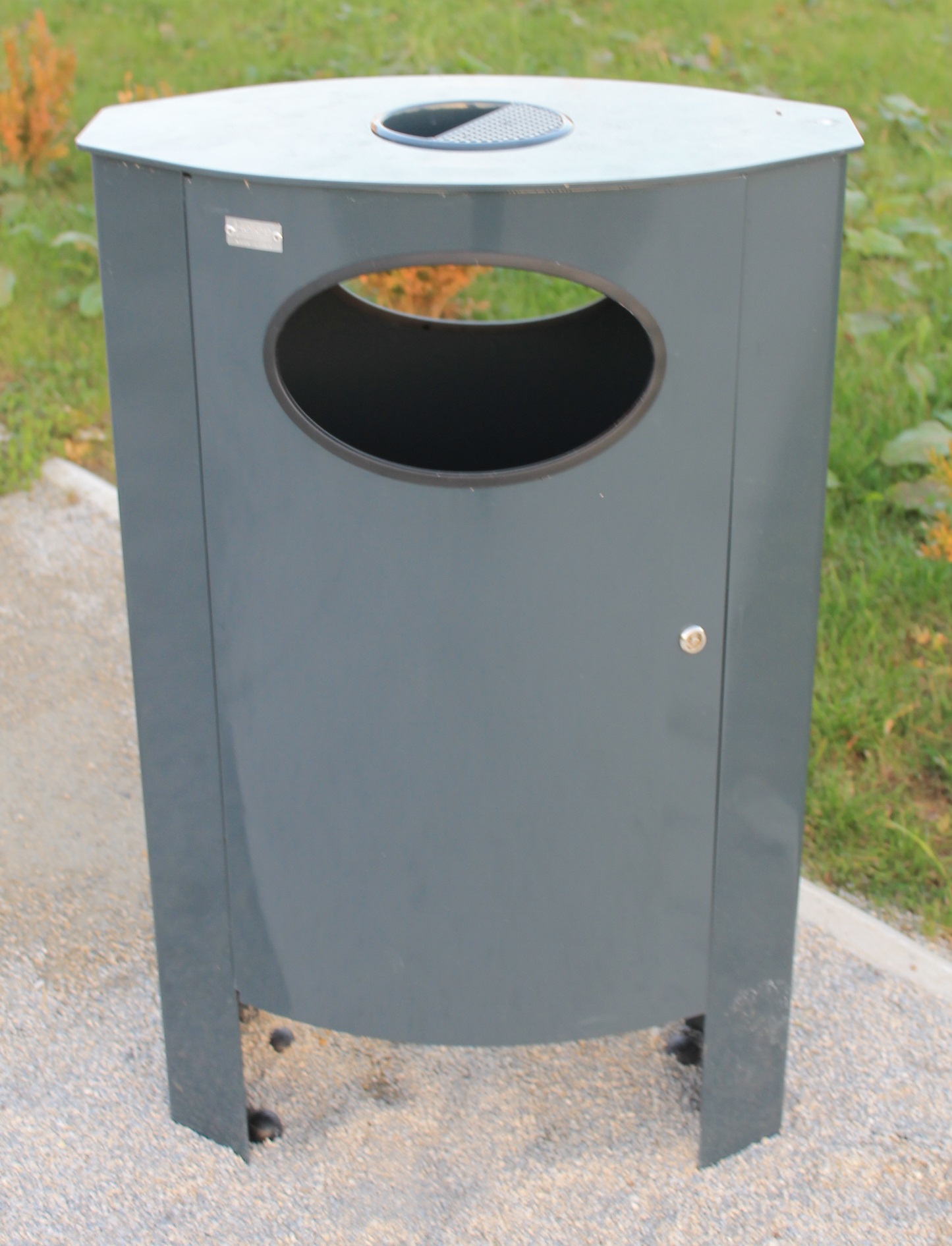 HELIOS ARREDO URBANO SRL AC023 Litter Bin Saturno